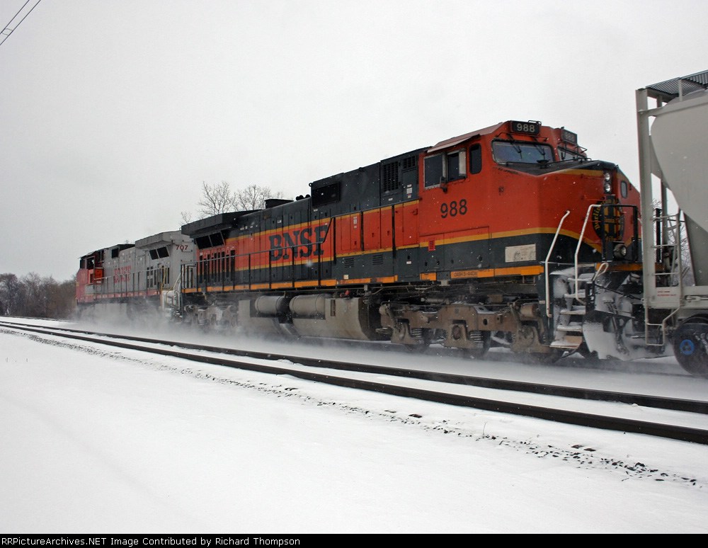 BNSF 988